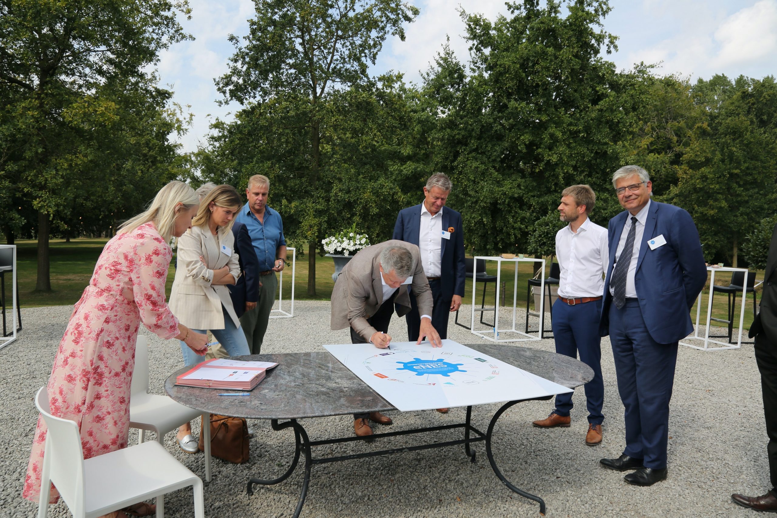 Official signing of the declaration of intent of the Seine-Scheldt ...